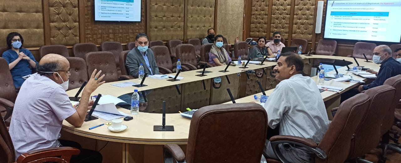 Sakeena Itoo reviews performance, functioning of School Education ...